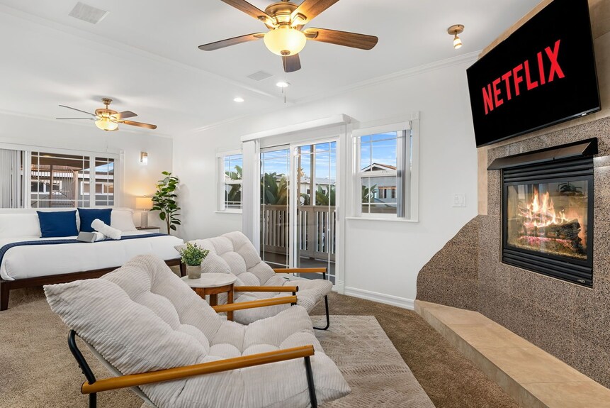 Designer Beach Home Steps 2 Ocean Rooftop Deck, Free Spring Bikes, King Suites - Newport Beach, CA