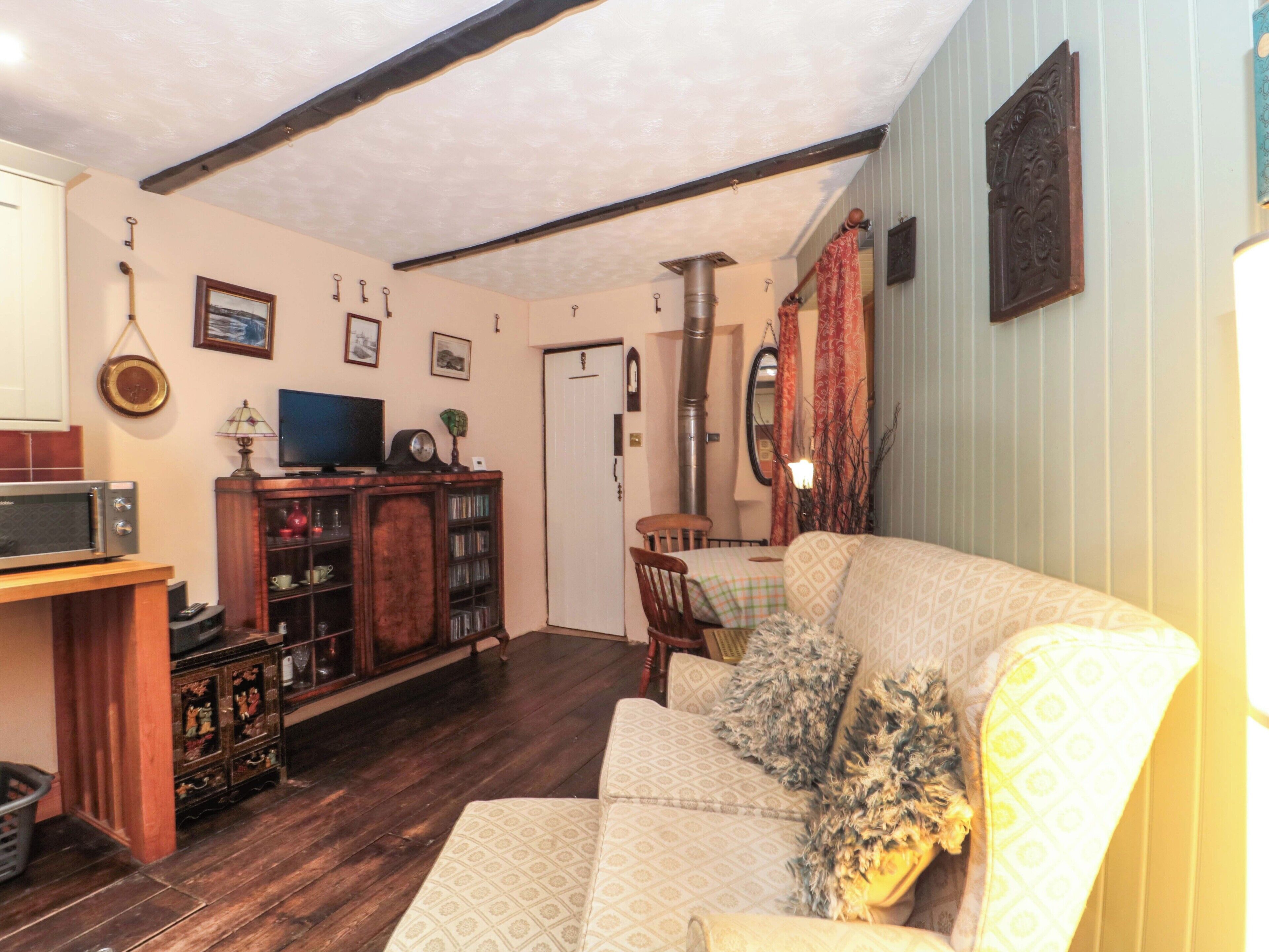 Sammy Hakes Cottage, Romantic, Country Holiday Cottage In Watchet - Watchet