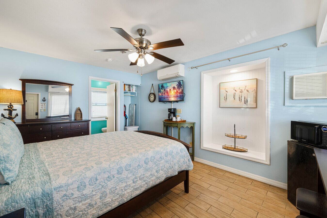 Gulfview Retreat On Dock Street - Cedar Key, FL