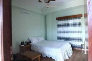 Quarto Individual Royal, vista para o resort | Roupa de cama fornecida 