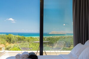 Cofre no quarto, cortinas/cortinados opacos, quartos insonorizados 