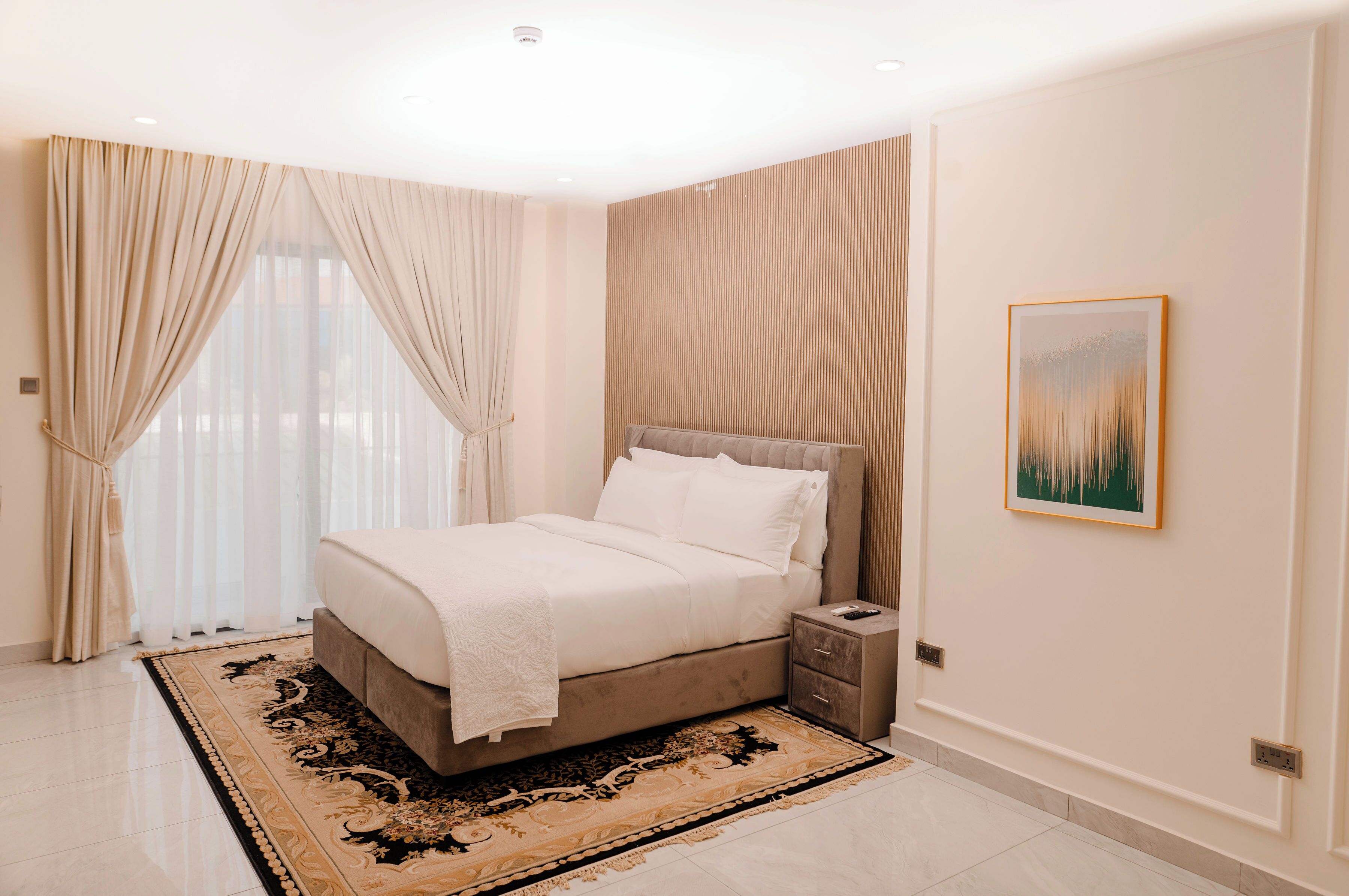 Apartamento família, sacada, vista para a cidade | Espaço de trabalho para notebook, ferros/tábuas de passar roupa