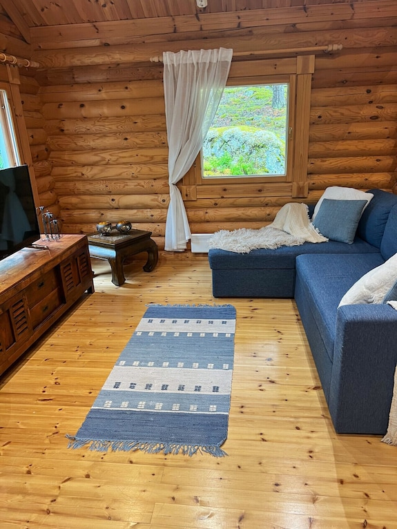 Villa Käpylä - Charming Lakeside Cabin With Sauna - Urjala