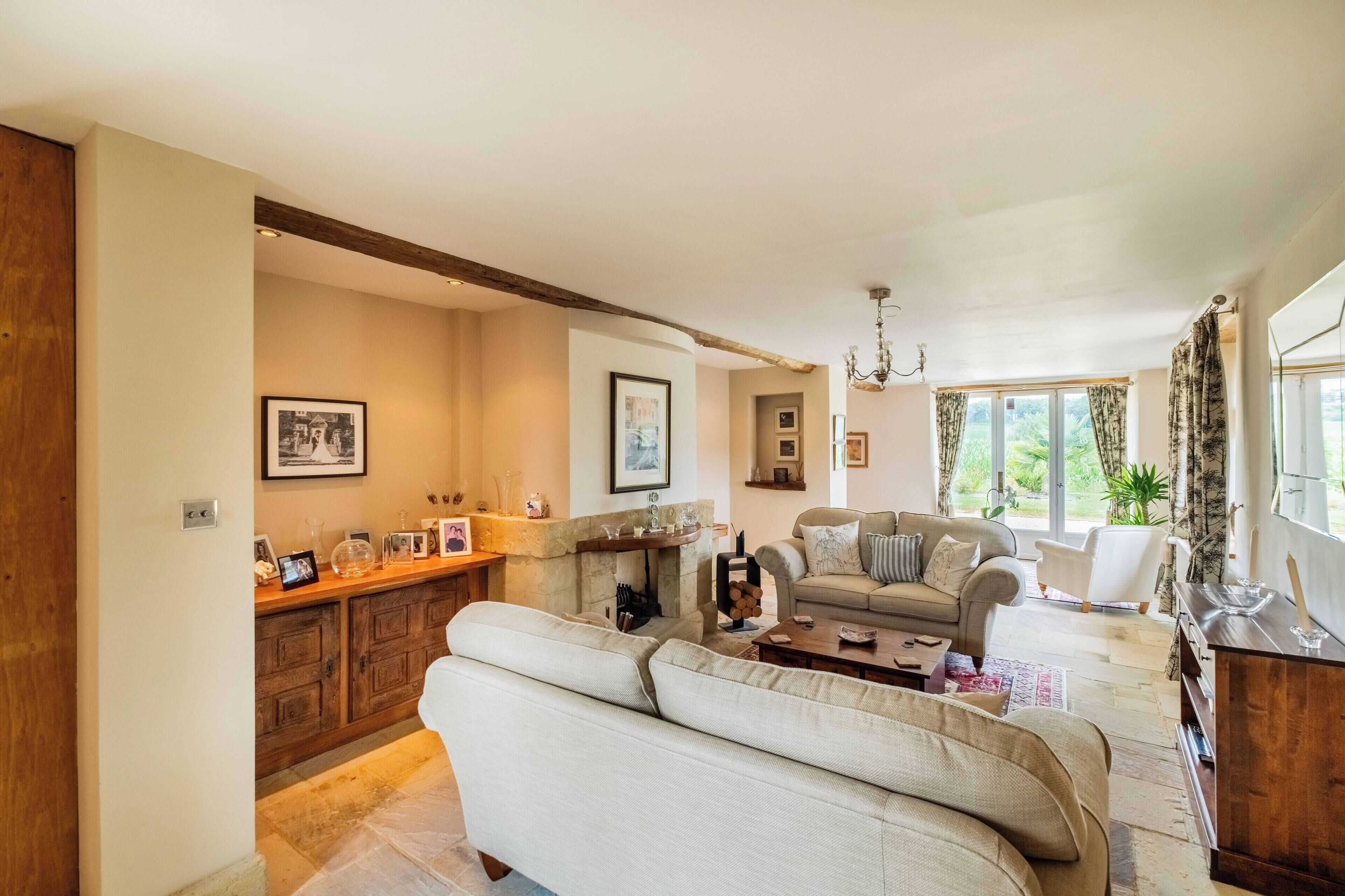 Elegant Character-filled Property With Stunning Pool - Vic-en-Bigorre