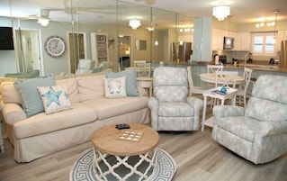 Apartamento em Condomínio Fechado, 2 quartos | Sala de estar