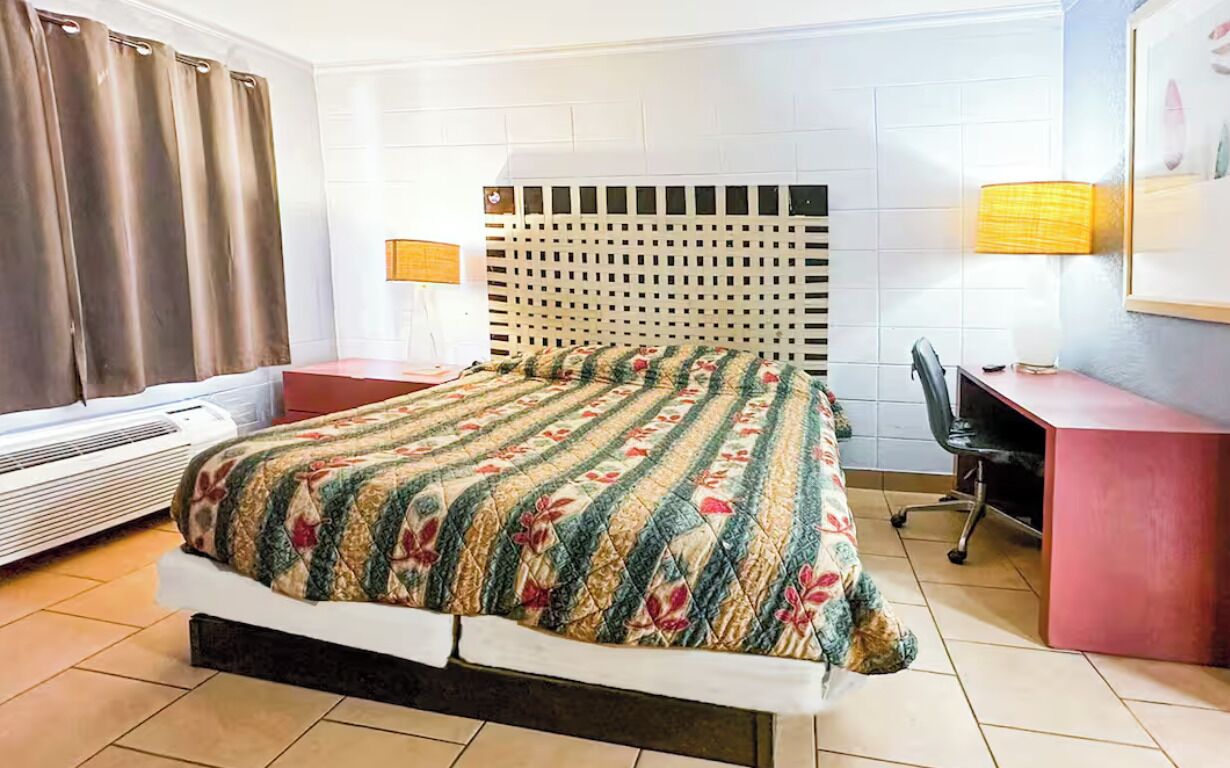 Scenic Travel Stay! Room Close To Albany Parks, Shopping & Attraction - Albany, GA