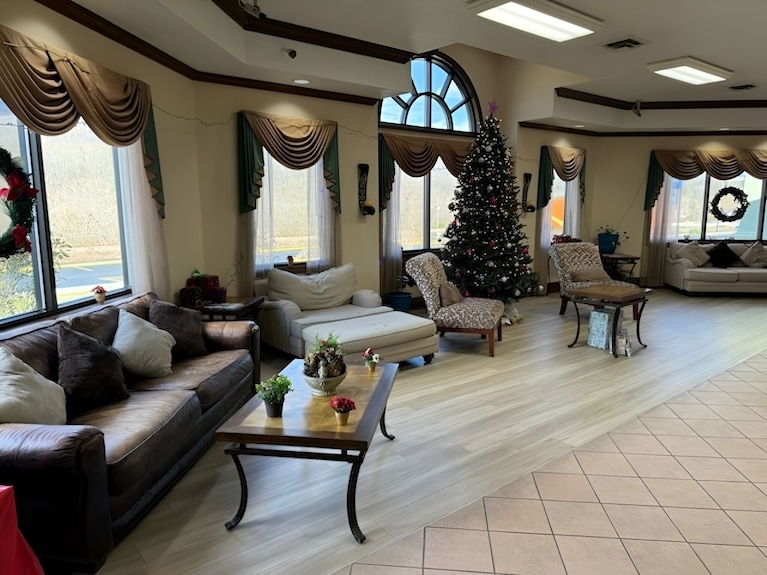 Inviting 4-room Stay With Complimentary Parking & Continental Breakfast - 金斯頓