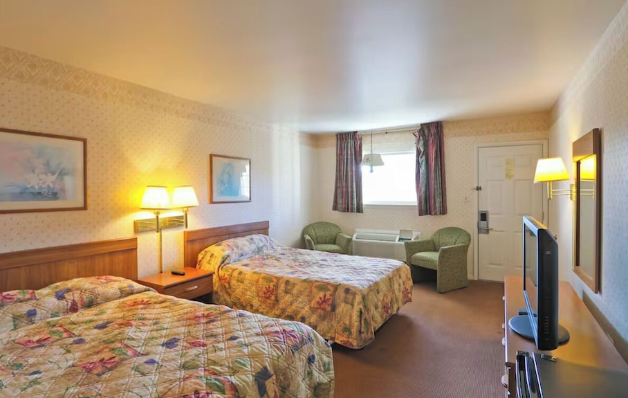 2 Comfortable Family-friendly Stays | Near I-64, Trails And Attractions - White Sulphur Springs