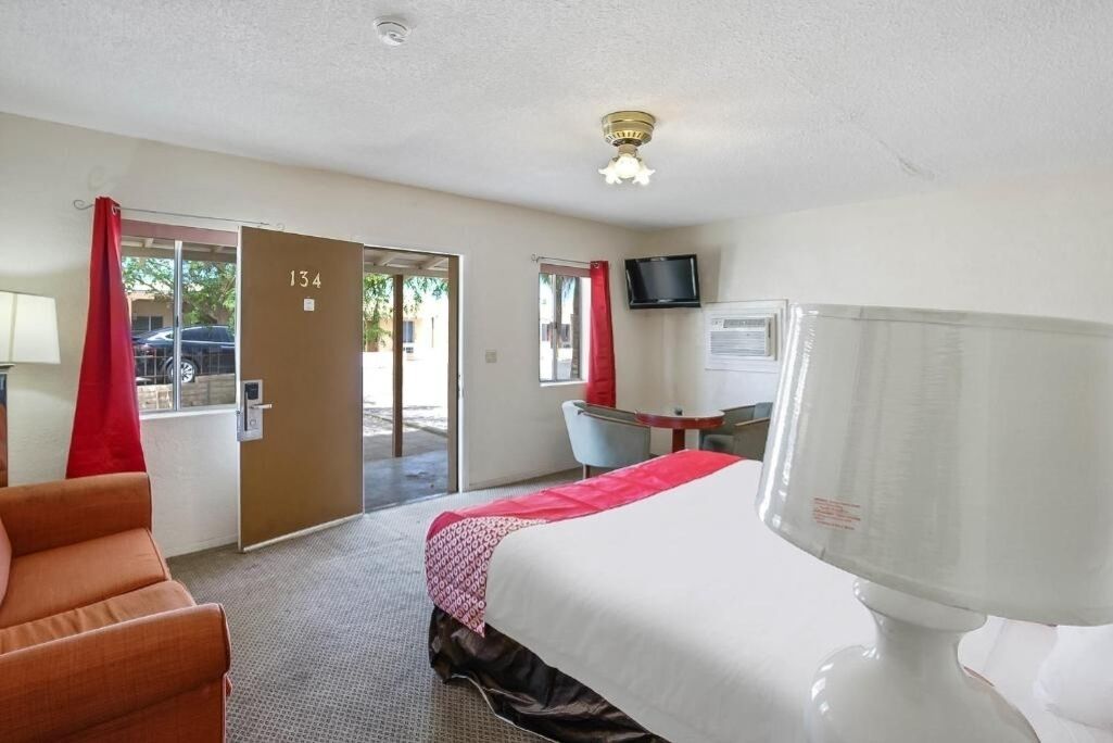 Quiet Affordable Stay With Convenient Location Close To Local Hotspots - Yuma, AZ