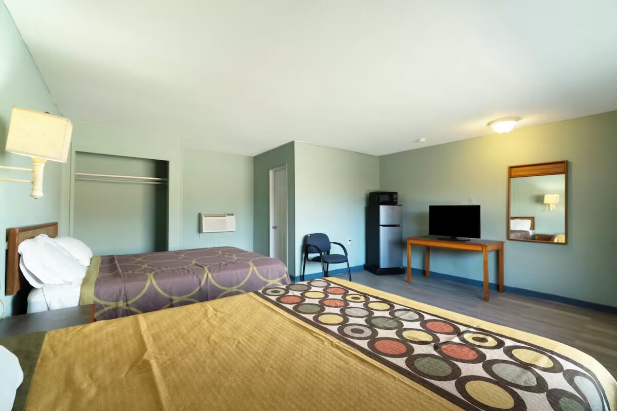 Budget-friendly Room For Groups Visiting Brazosport Museum  3 Miles! - Surfside Beach, TX