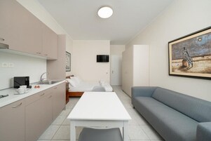 Estúdio superior, sacada, vista para a cidade | Parte interna