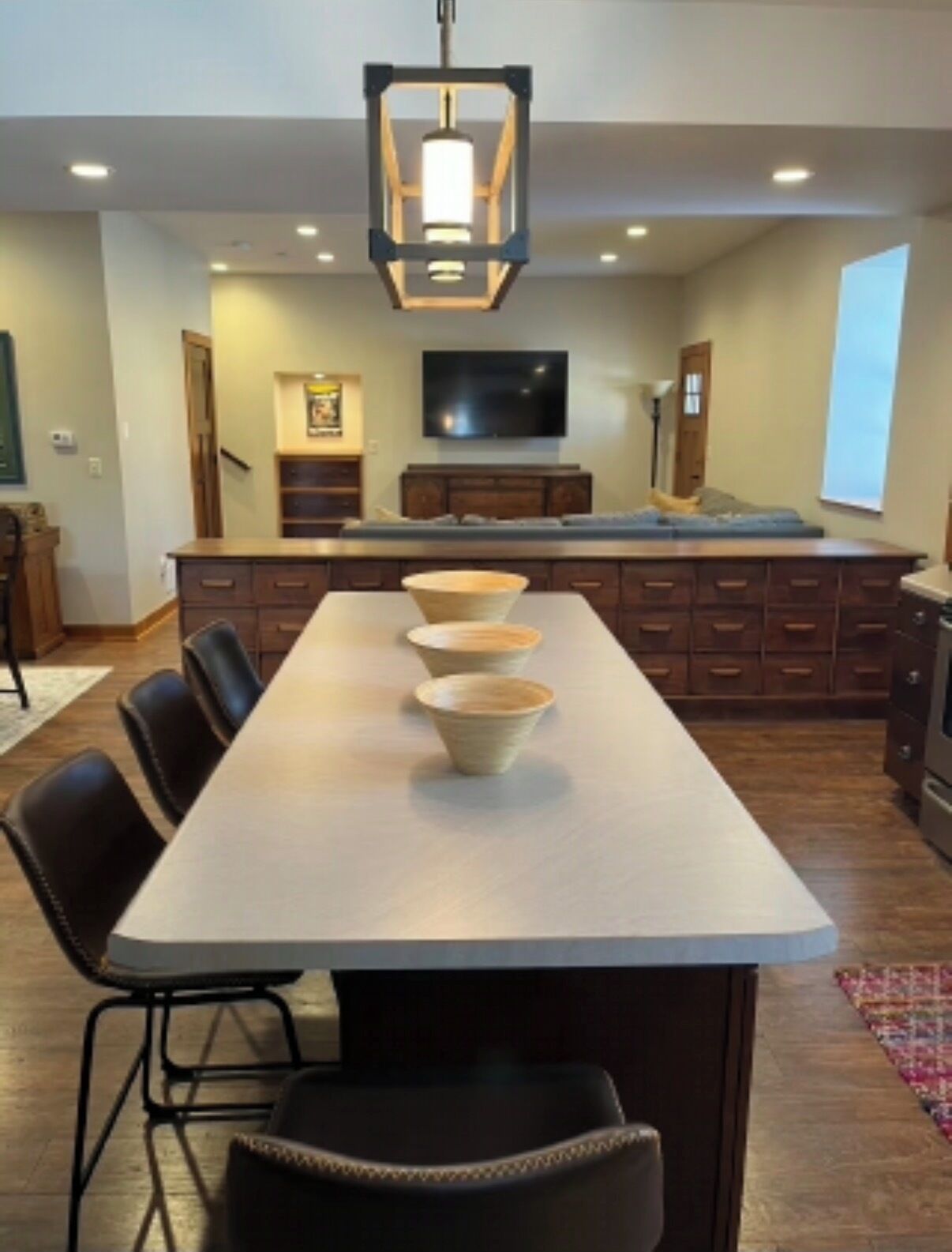 Hidden Gem!  Uniquely, Fully-furnished, Newly Remodeled, 1860s Carriage House - Dubuque, IA