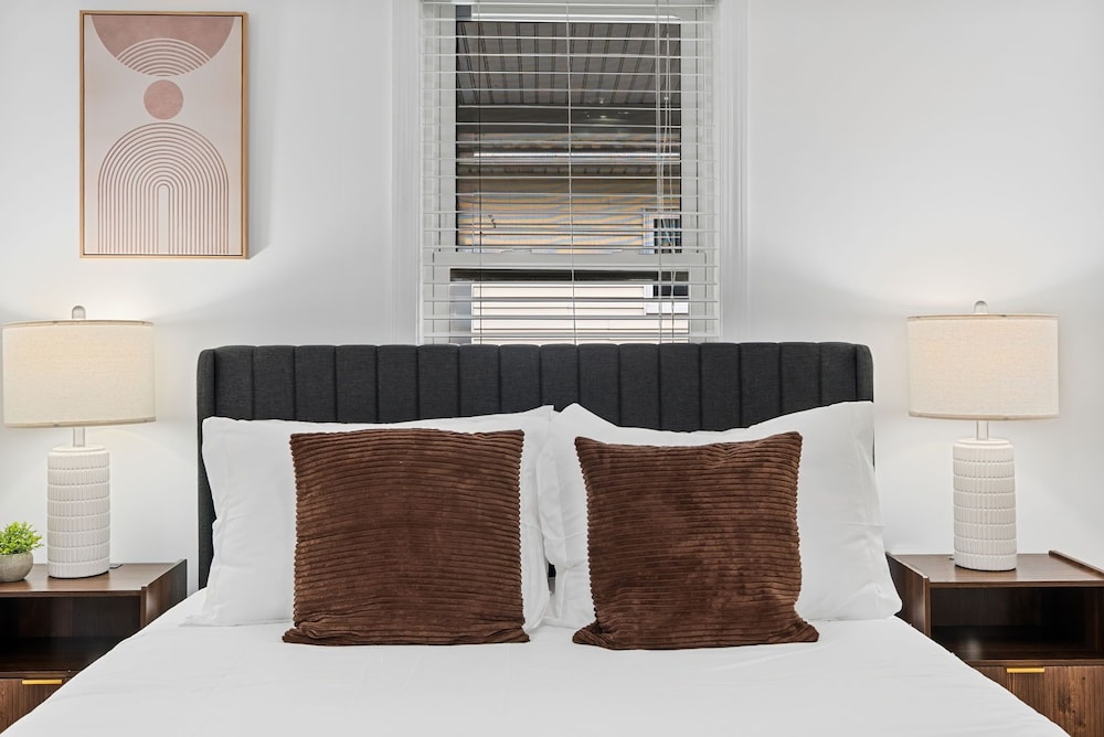 Spacious 4BR2BA w/ Parking & Near Boston Harvard MIT Tufts Reviews ...