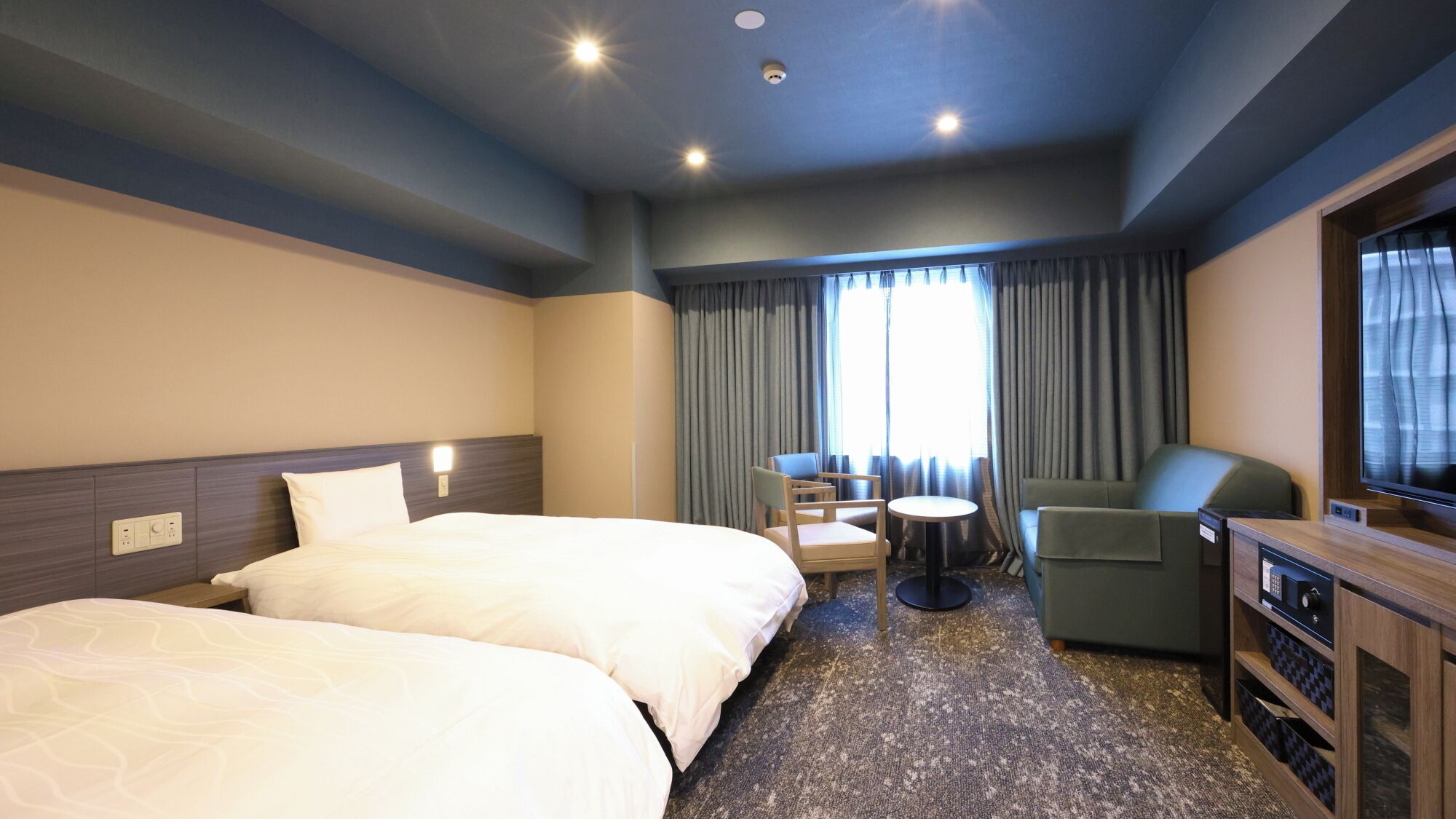 Escrivaninha, ferros/tábuas de passar roupa, Wi-Fi de cortesia