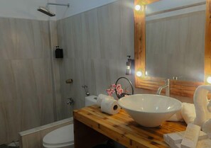 Quarto Familiar, ar condicionado | Wi-fi grátis, roupa de cama fornecida 