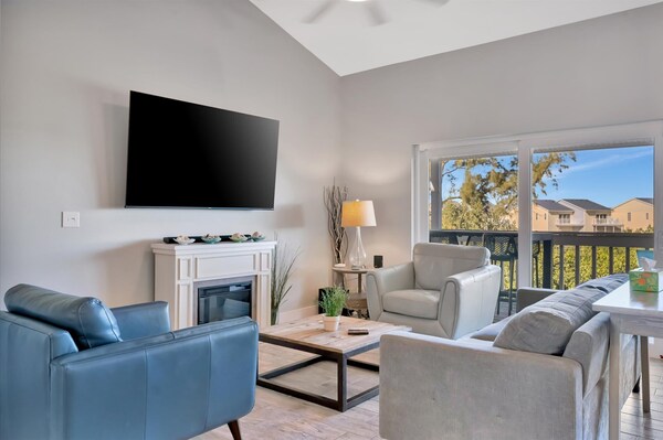 Beach Access Heated Pool Resort Condo For 8 - Indian Rocks Beach, FL