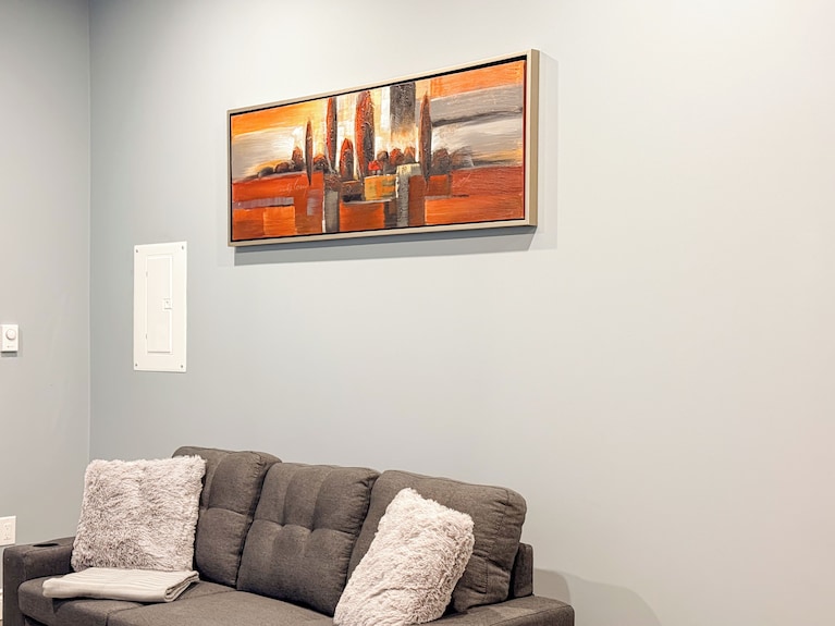 Quiet, Soundproof Executive 1-br Suite | Ideal For Medical & Extended Stays - Ontario
