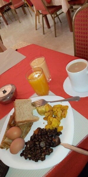 Café da manhã continental grátis todos os dias