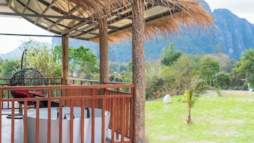 Quarto casal luxo, vista para o jardim | Terraço/pátio