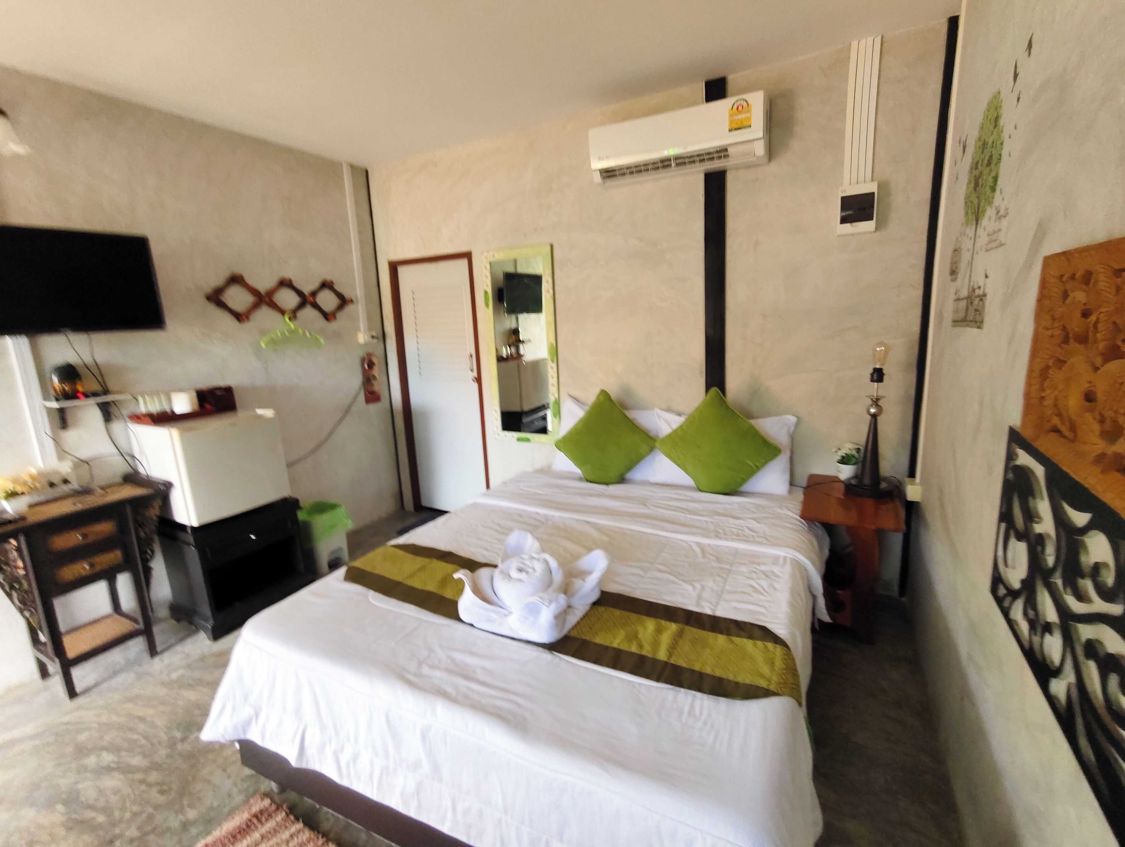 Cozy Room | Cortinas/cortinados opacos, Wi-fi grátis, roupa de cama fornecida 