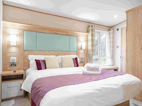 Bella's Retreat - Kelling Heath Holiday Park - 19669, Holt: Hotel ...