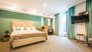 Quarto Duplo Premium, varanda | Cofre no quarto, ferro/tábua de engomar, Wi-fi grátis 