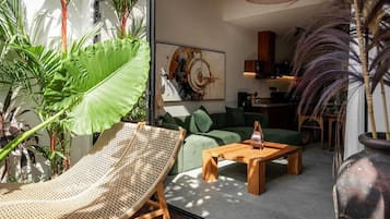 Vila luxo, vista para a piscina | Terraço/pátio