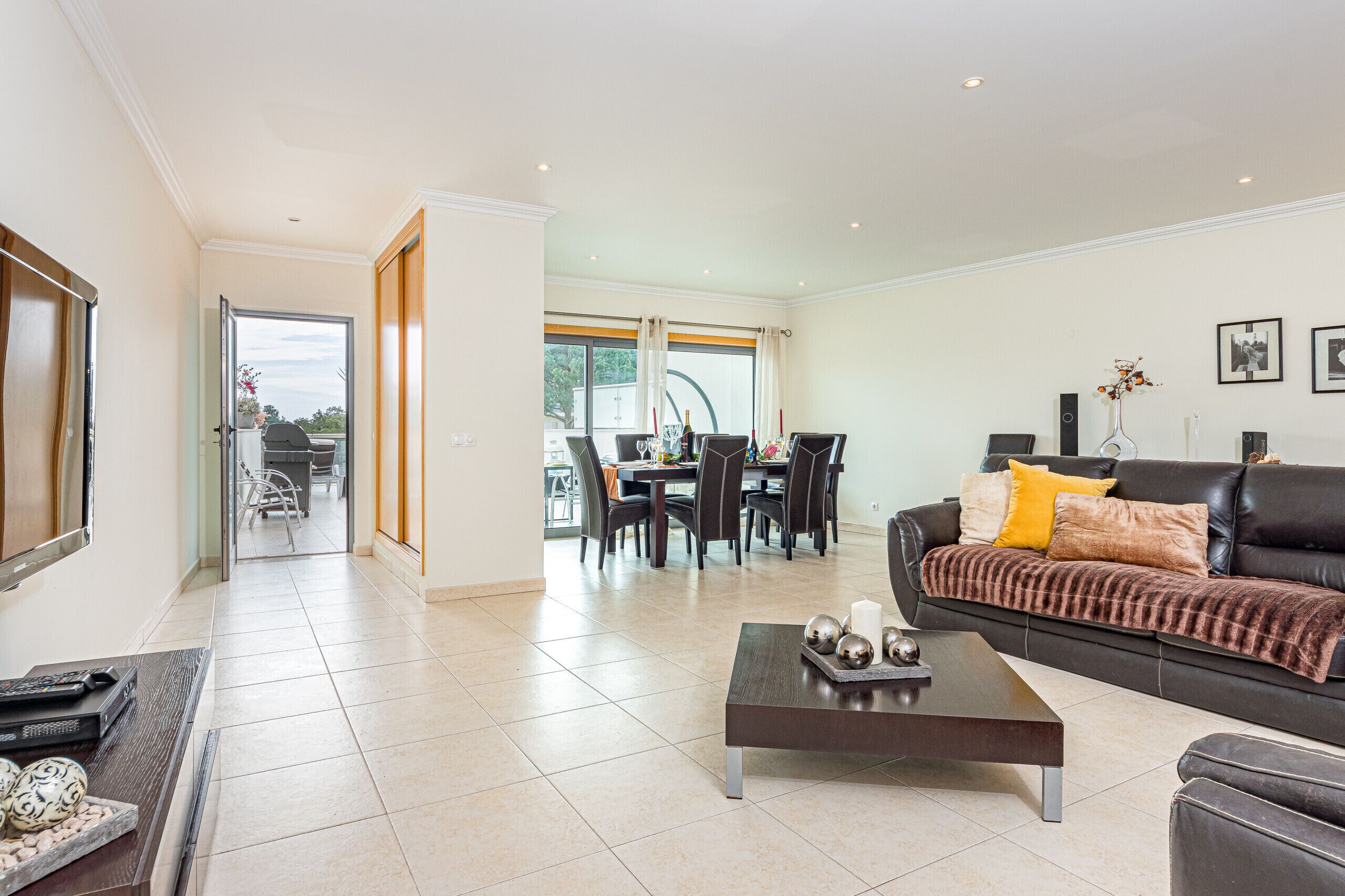 Villa Seashell Is A Specious 3 Bedroom Townhouse On Monte Da Balaia - Albufeira