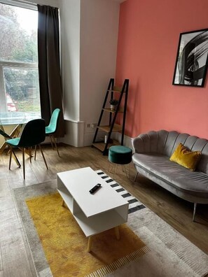 Apartamento Deluxe, 1 cama de casal e sofá-cama, cozinha | Sala de estar