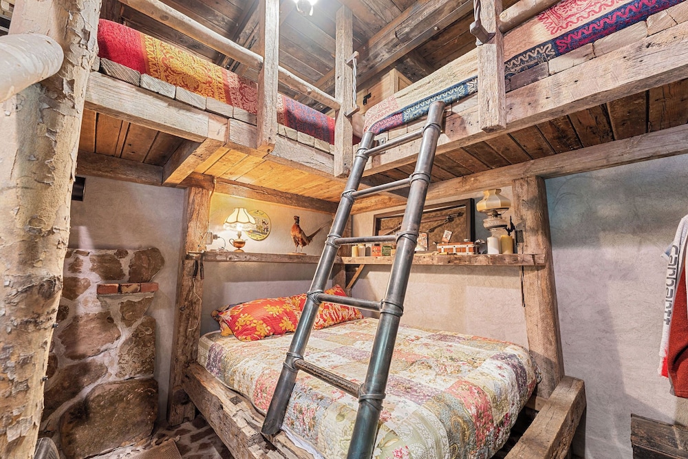 The Outpost Cabin Reviews, Deals & Photos 2026 - Stayz