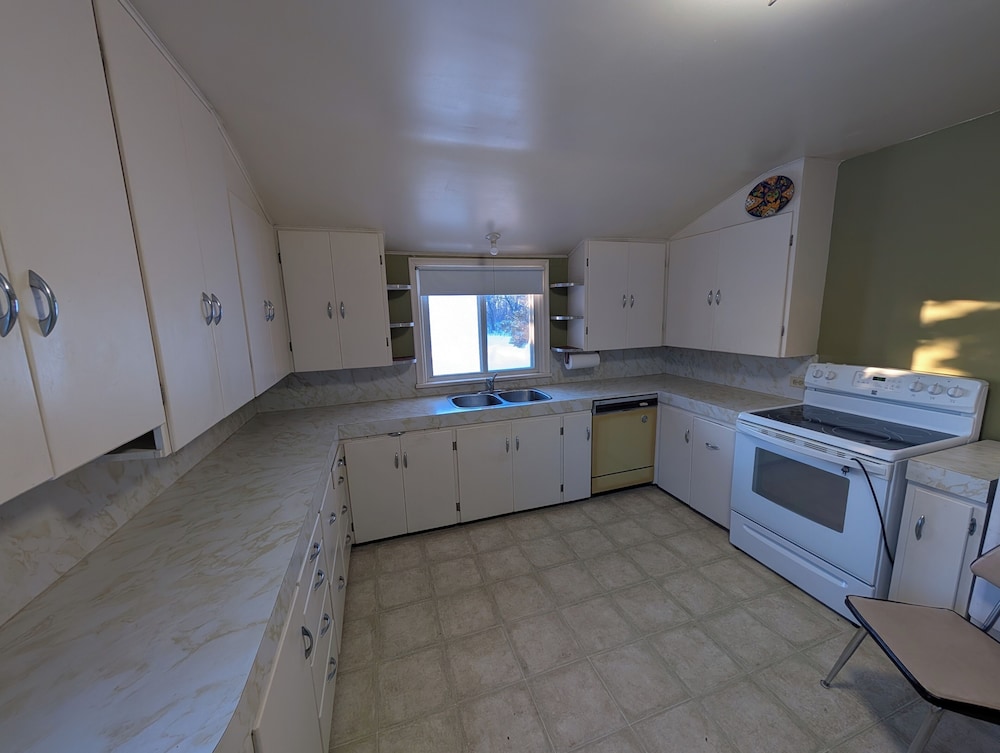 Quaint 1930's Farmhouse in the heart of Saskatchewan and the Central ...