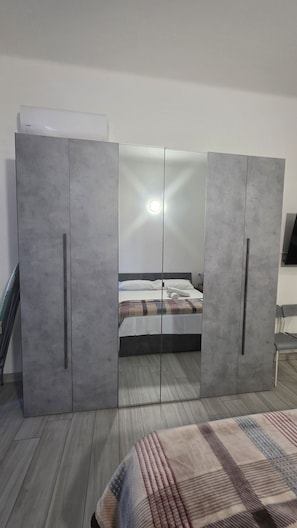 Roupa hipoalergénica, edredões de penas, secretária 