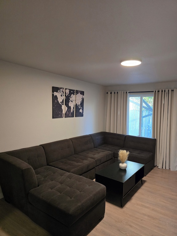 Downstairs Apt 2-bedroom Stay By Downtown Hotspots - Glass Beach, WA