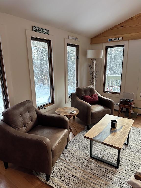Cozy 3-bedroom Mountain Style Home - 우드스톡