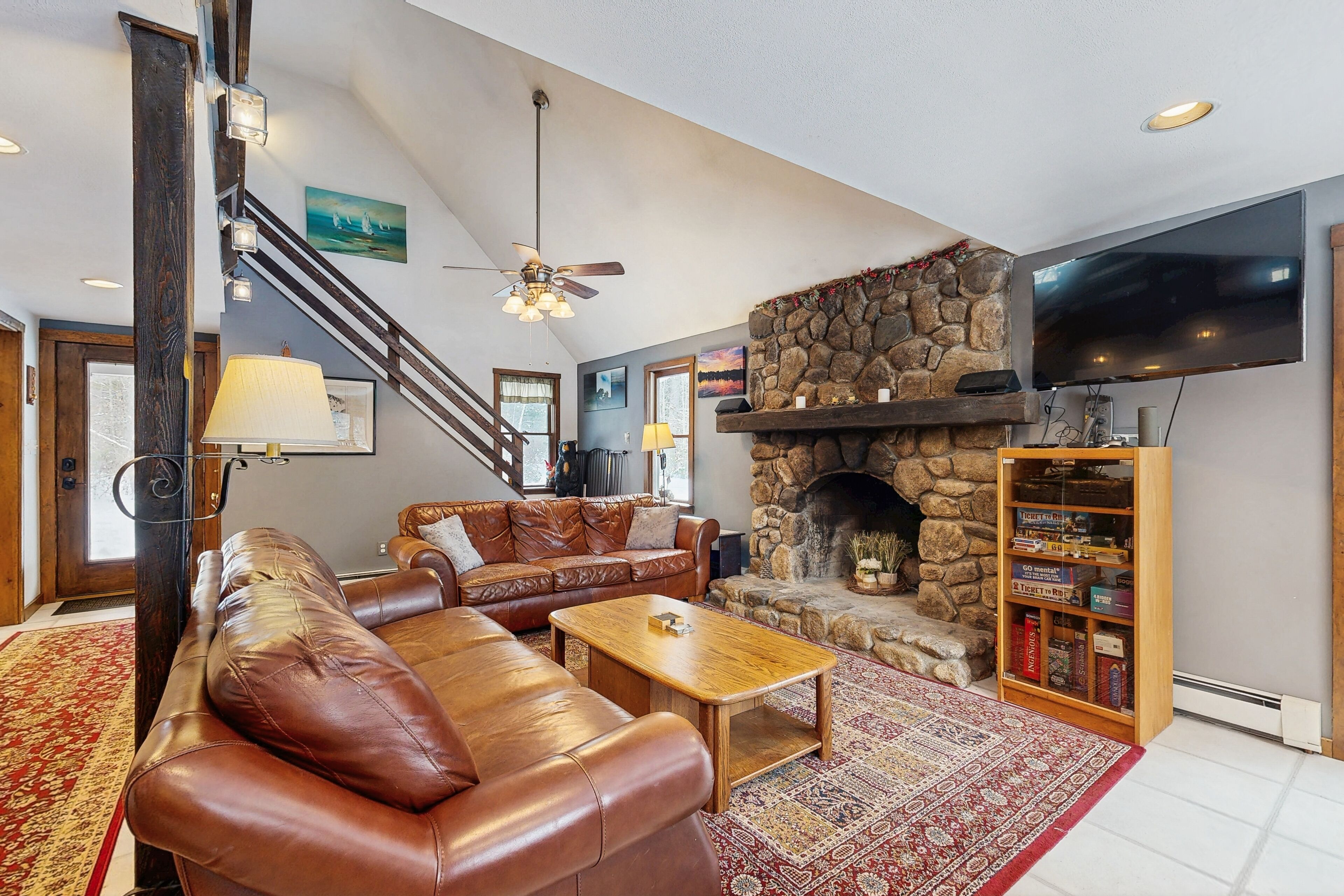 Dog Friendly Mountain View Home In Great Location W/ Large Yard - North Conway, NH