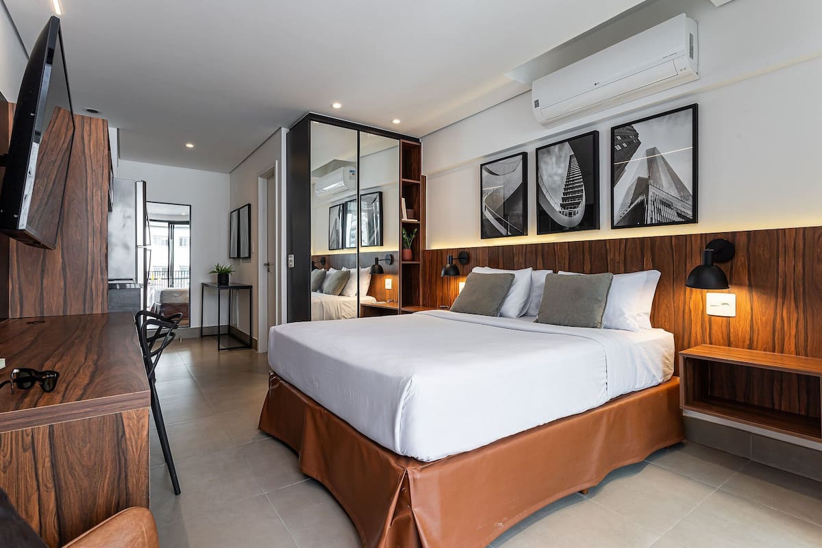 Wi-Fi de cortesia, roupa de cama