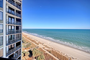 Estúdio, 1 cama King e sofá-cama, vista para o oceano (Oceanfront Efficiency King/Sleeper) | Vista para praia/oceano