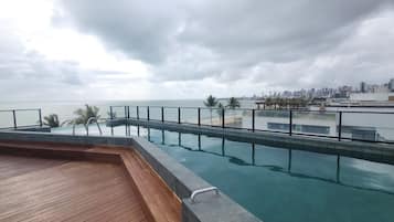 Apartamento Básico | Piscina | Piscina exterior