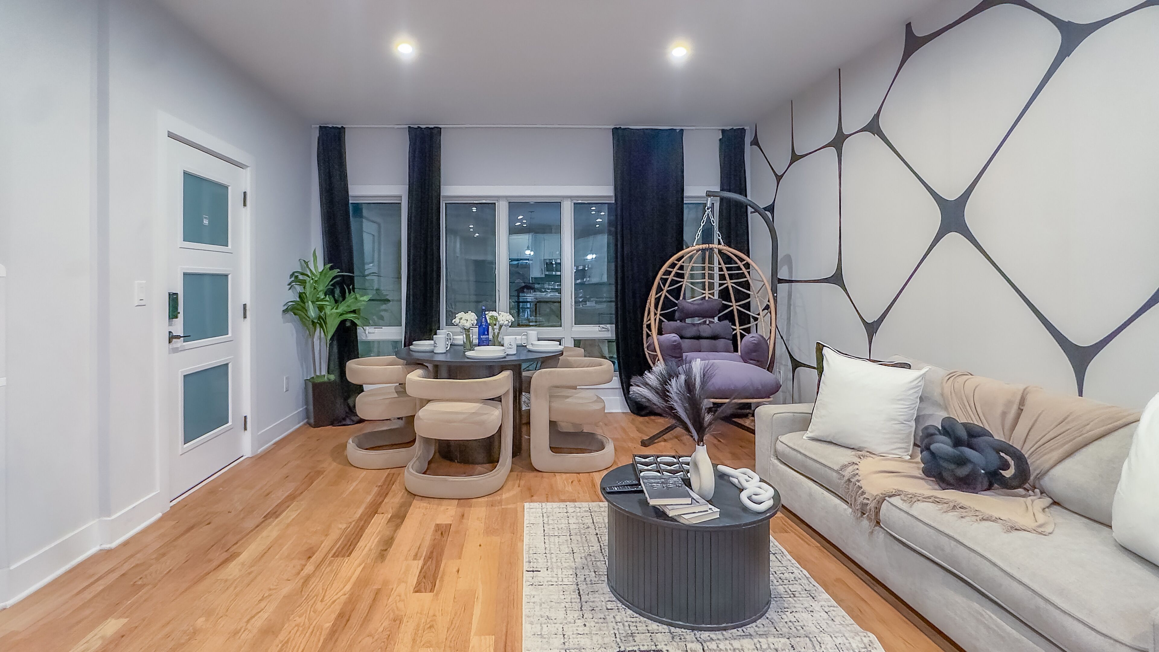 Pristine Pad, Sleep 9, Free Driveway Park, 20%off - Montclair