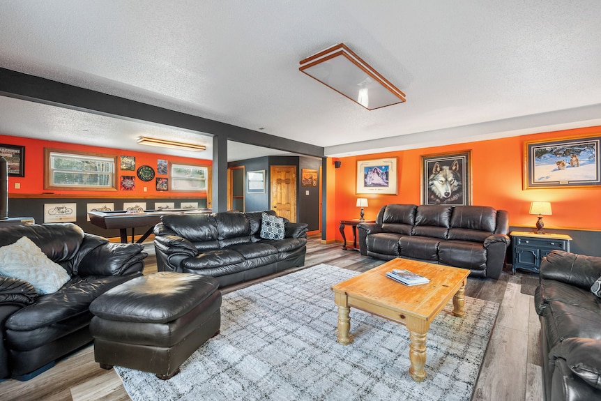 Spacious 4-bedroom Family/pet Friendly House W/ Bonus Room, Hot Tub, & Garage - Mount Rushmore, SD