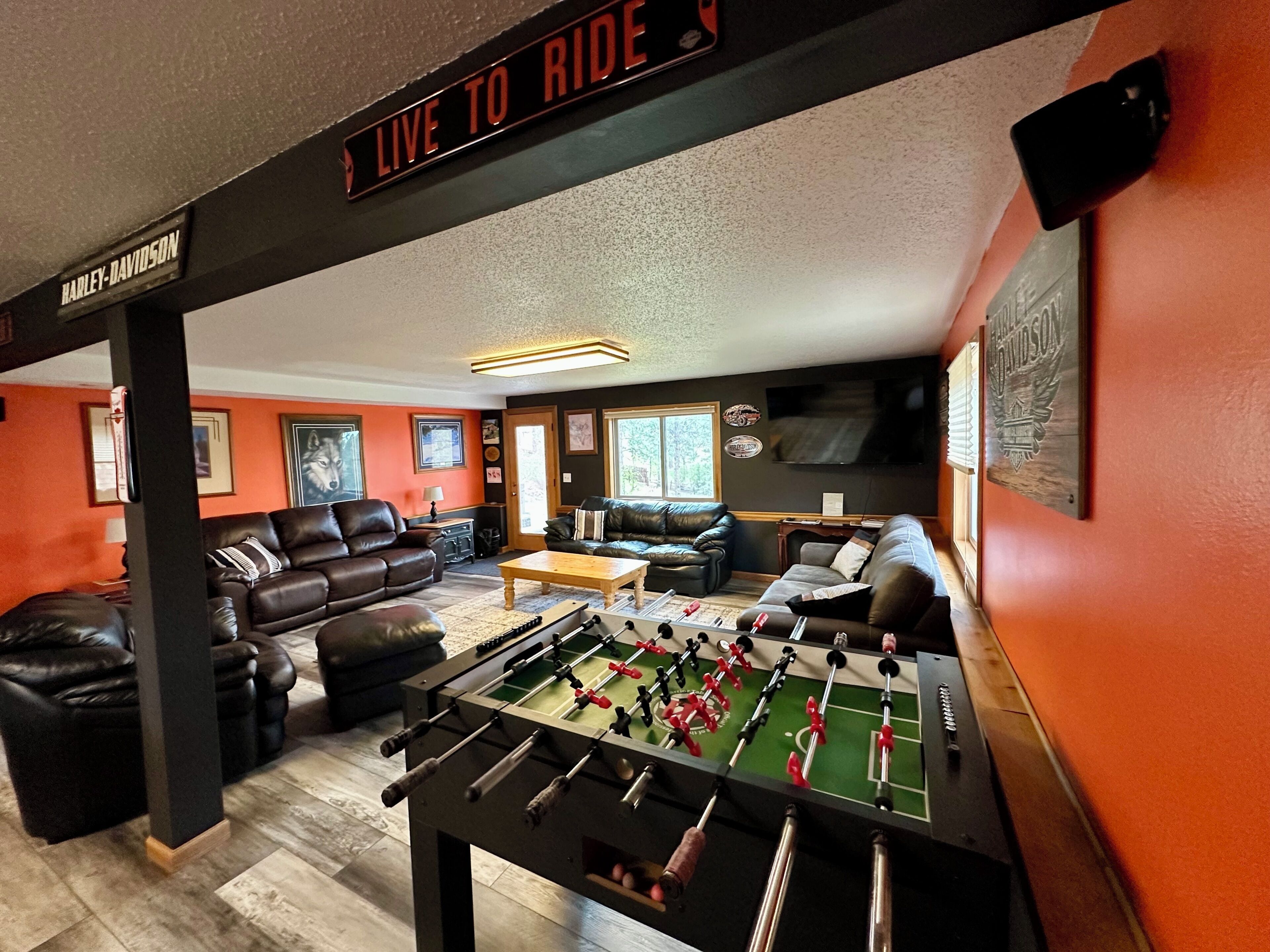 Wildlife Estates. Spacious 4-br, Bonus-game Rm, Hottub, Garage - Rapid City, SD