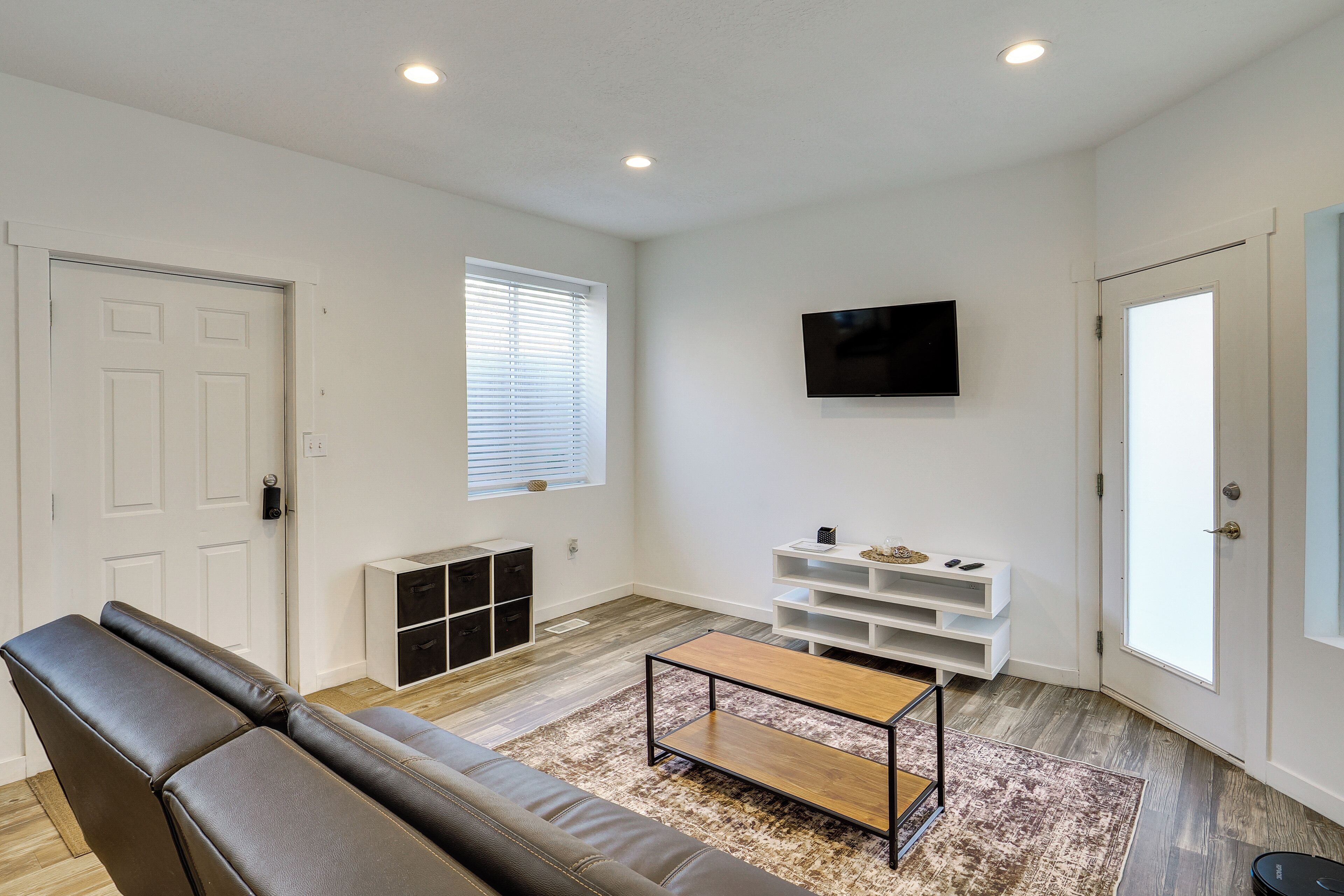 Stunning Peak Views Near Utah Lake! Cozy Getaway - Orem, UT
