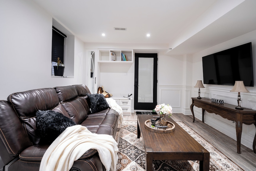 Luxury 2br/2ba Modern B Apartment In Ajax, Toronto - Pickering