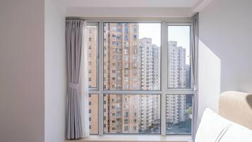 Apartamento superior, 3 quartos, sacada, vista para a cidade | Parte interna