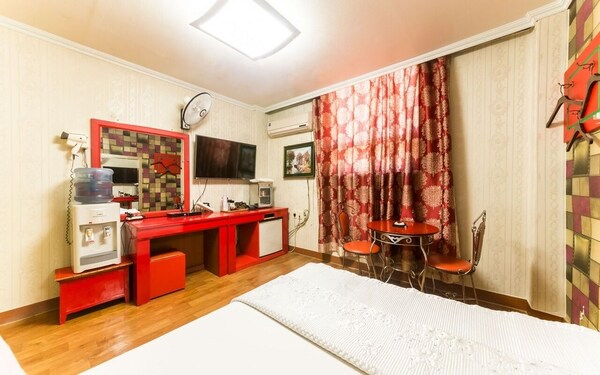 Silla Motel - 양지면