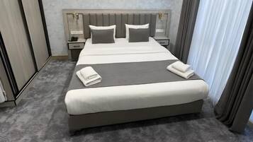 Quarto casal ou duplo, vista para a cidade | Wi-Fi de cortesia