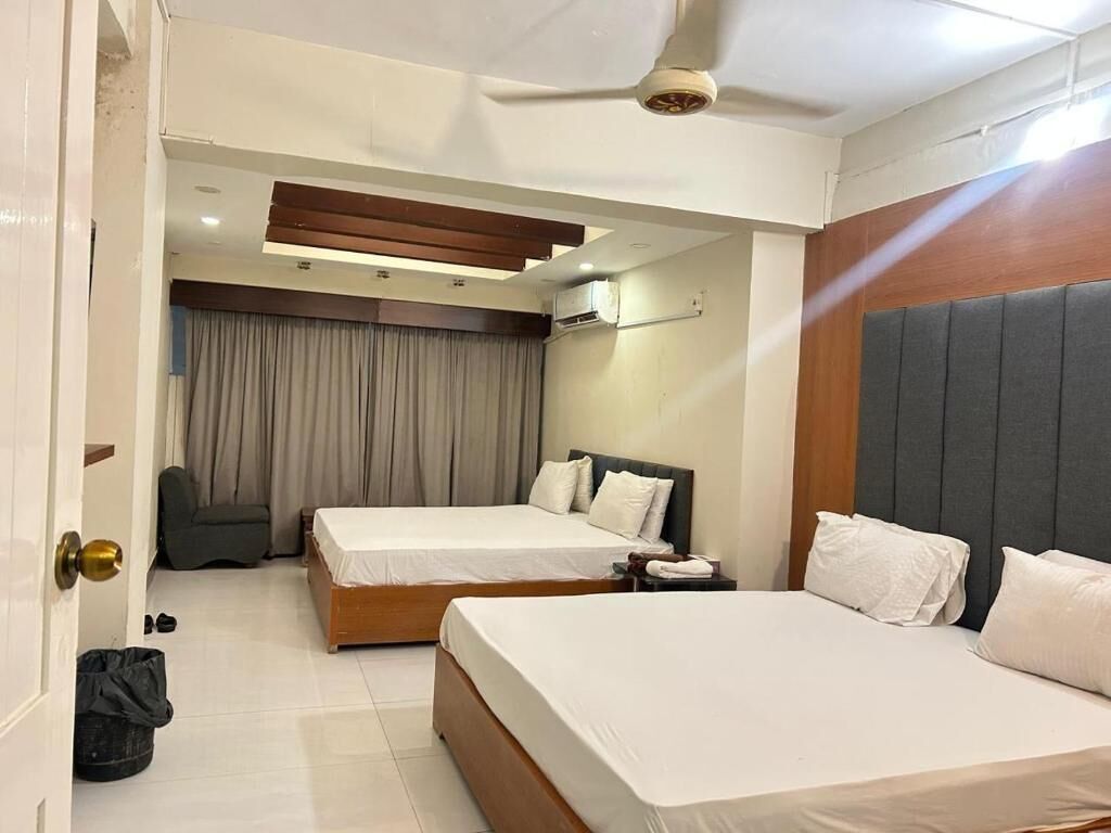 Suíte família | Escrivaninha, Wi-Fi de cortesia