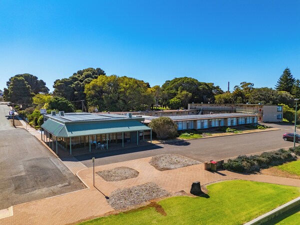The Beach Hotel Whyalla - Whyalla