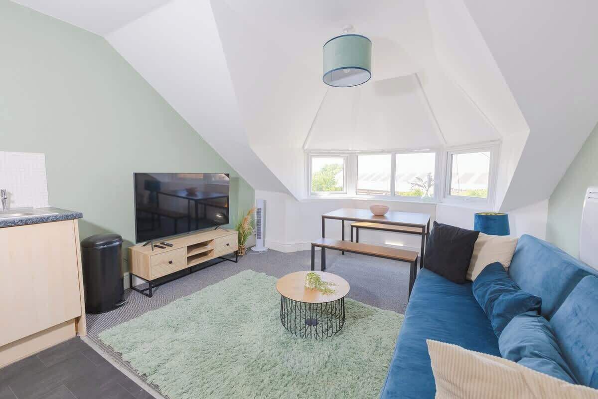 Cozy M16 Apartment: Home Away From Home - Altrincham