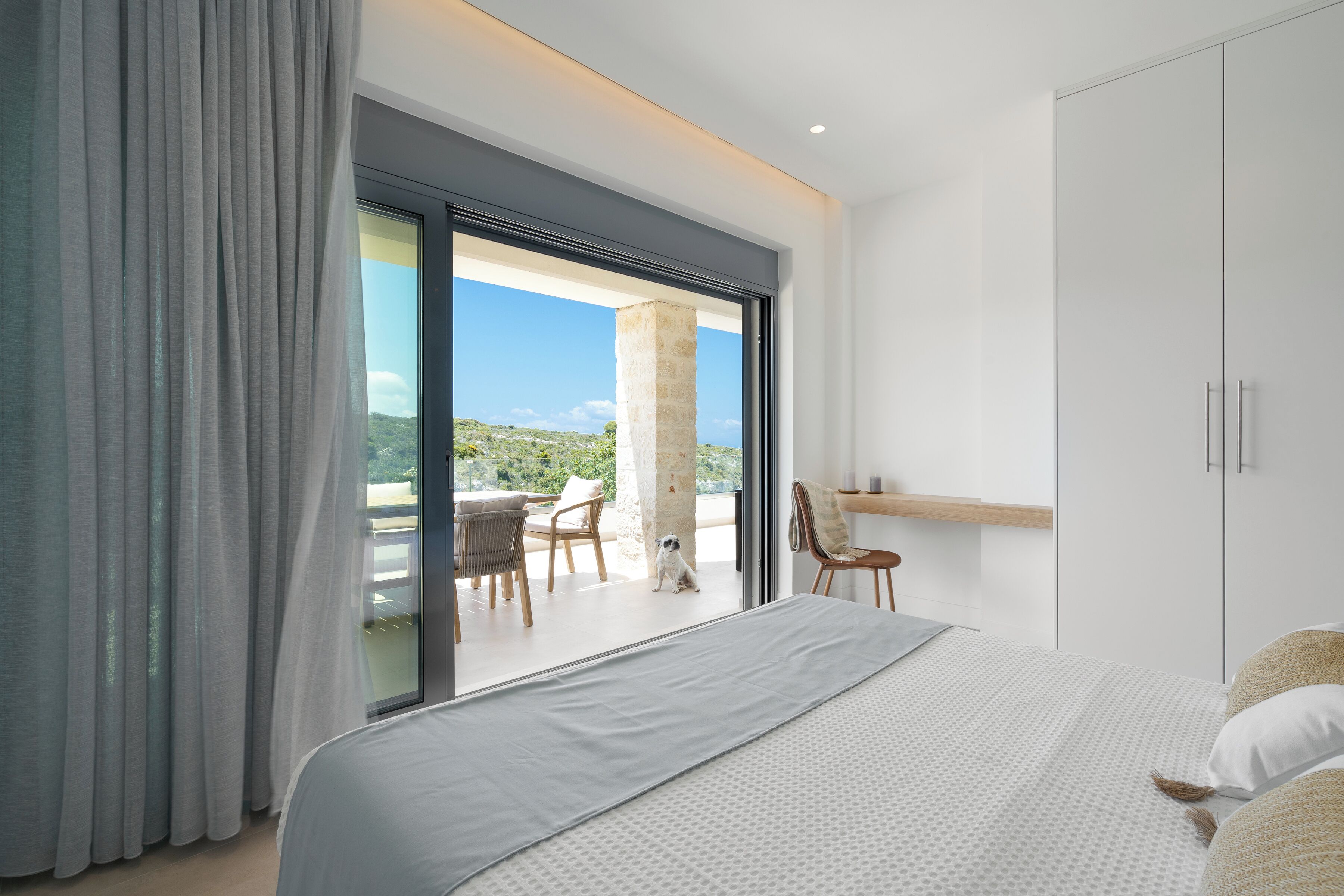 Apartamento Familiar, vista para o mar | Secretária, secretária adequada para computadores portáteis 